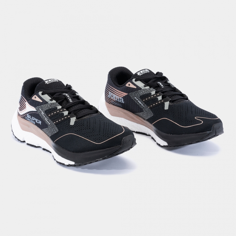 Joma adapts its collection of running shoes to the female footstrike ...